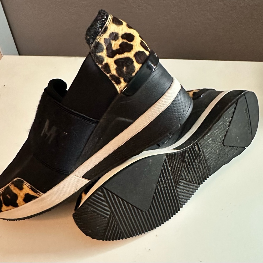 Very Cute! Black And Leopard Print Wedge Slip On. - Gem